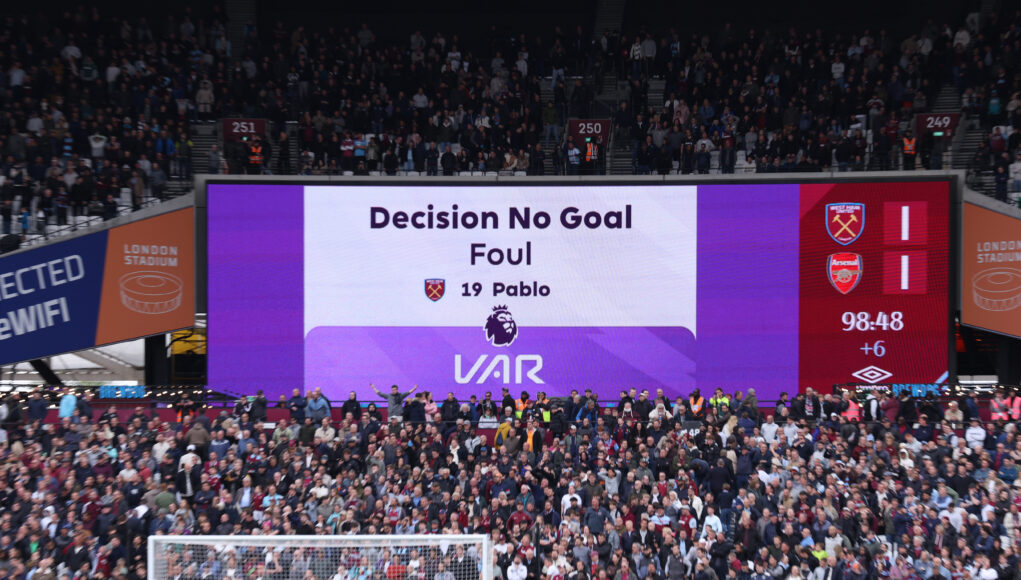 “Give me a clue” - VAR transcript of West Ham vs Arsenal incident ...