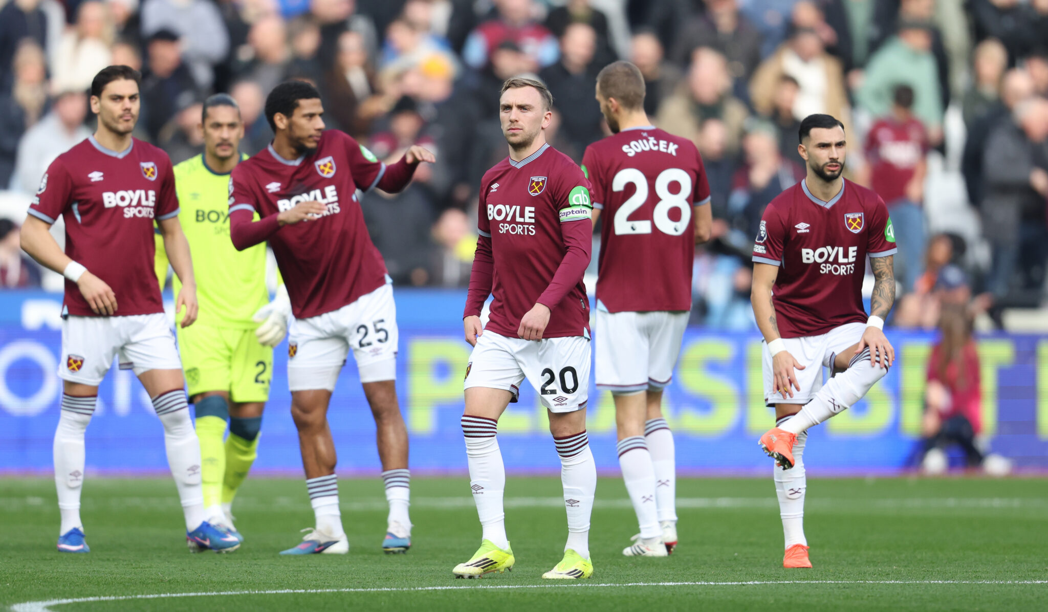 Is he staying? West Ham star drops possible hint that he’s preparing ...